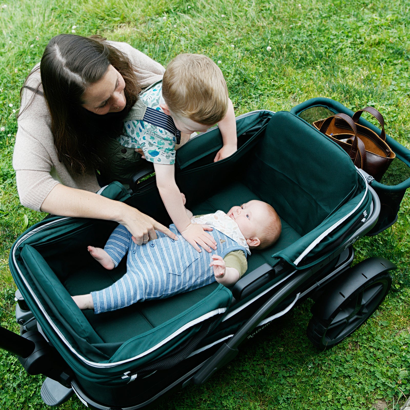 Anthem2™ Deluxe 5-Point Stroller Wagon in Sand & Sea | Gladly Family